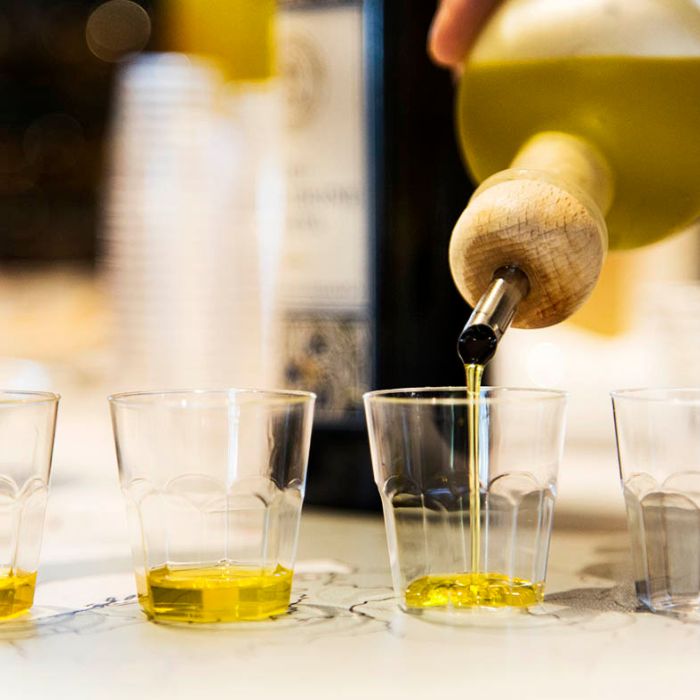 Conoscere l'olio. corso di degustazione Aula Vino 14/1/2023 | Eataly