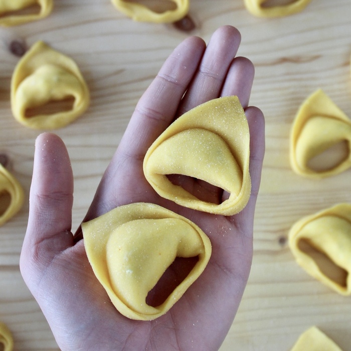 La pasta ripiena: tortelloni e cappelletti | in cucina con ...